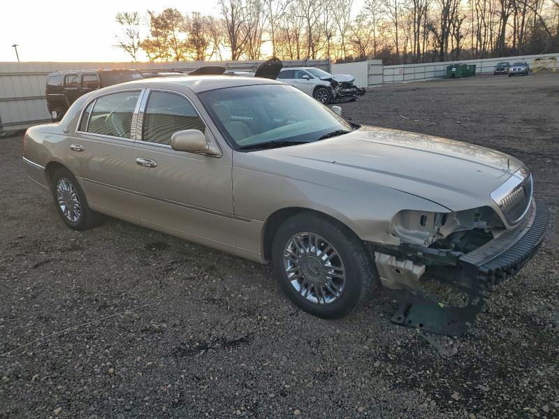 2LNHM82VX8X663969 - 2008 LINCOLN TOWN CAR S, GOLD - price history ...